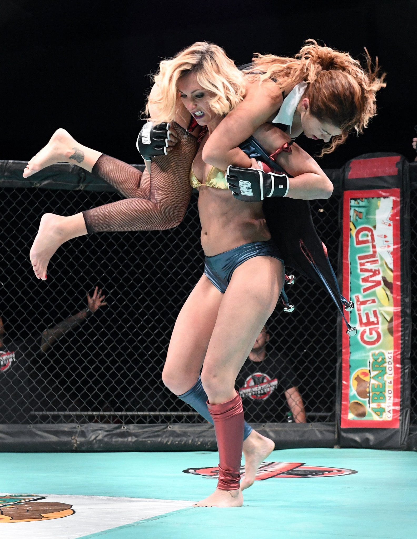 Featured Fighter: Julie ‘Squeeze’ Ginther – Lingerie Fighting Championships